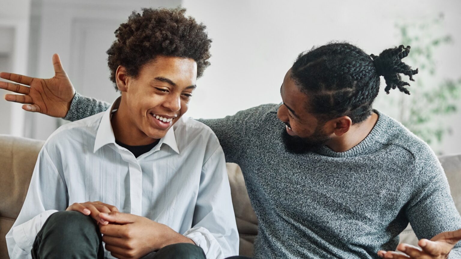 The Teen Dating Manual: Age Gaps, Dos and Don'ts, and Expert Advice ...